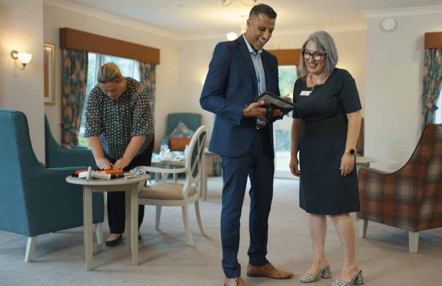 OutsideClinic | Eye Care & Hearing Care At Home | NHS & Private…